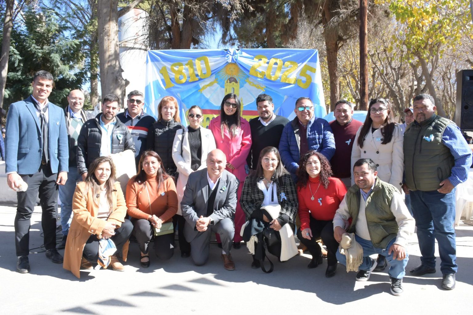 Acto y tradicional desfile del 25 de Mayo en Fuerte Quemado ...